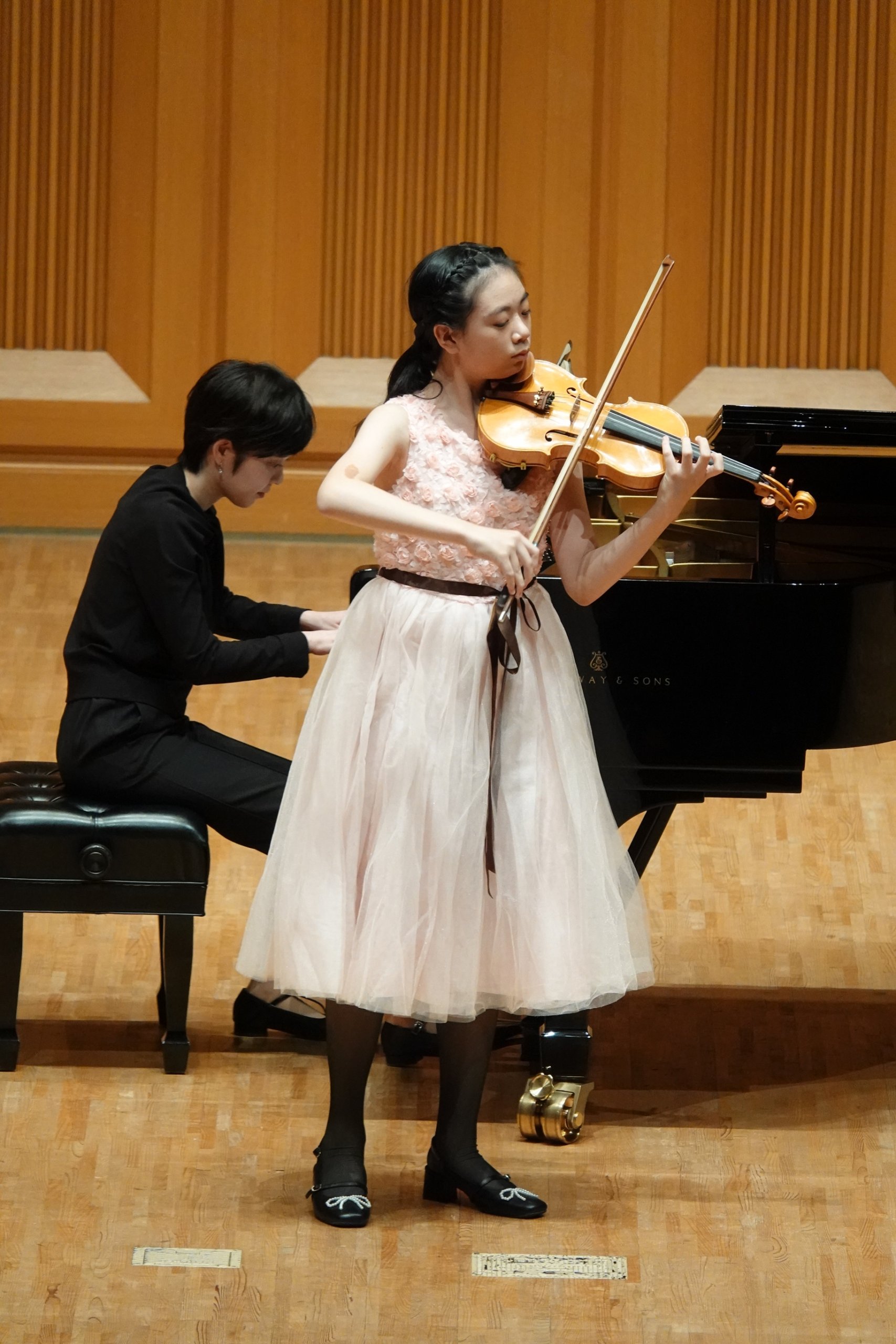 【貸与終了】ヴァイオリン・木下真希さん｜新着情報｜ぎふ弦楽器貸与プロジェクト